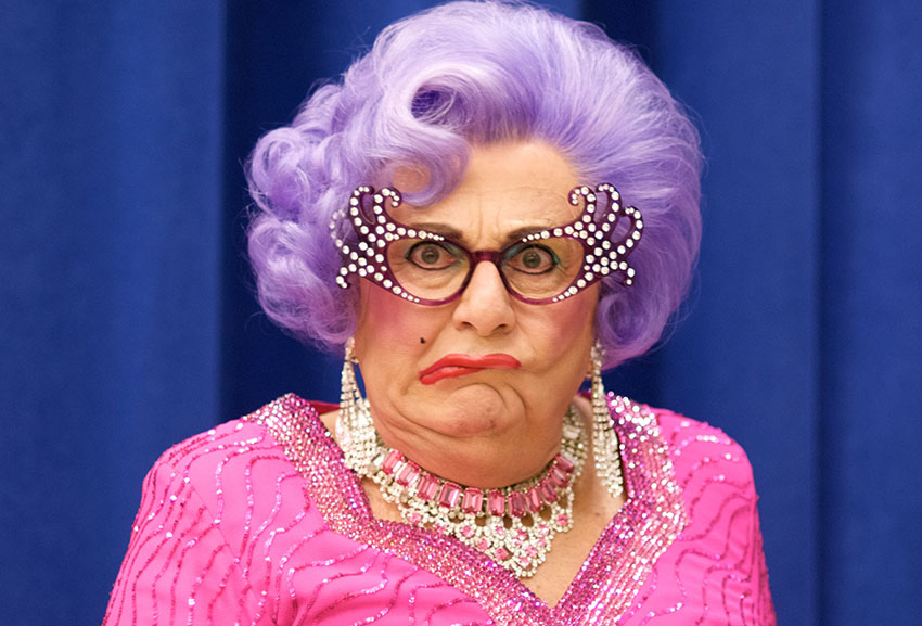 Dame Edna Everage grants Phil and Simon a rare interview – 3AW