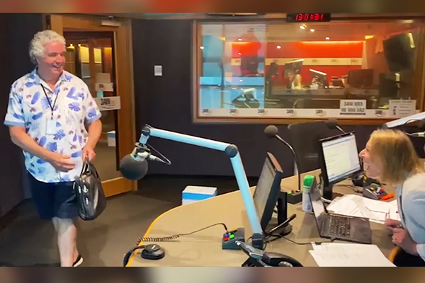 Grubby and Dee Dee reunite after almost a YEAR apart! - 3AW