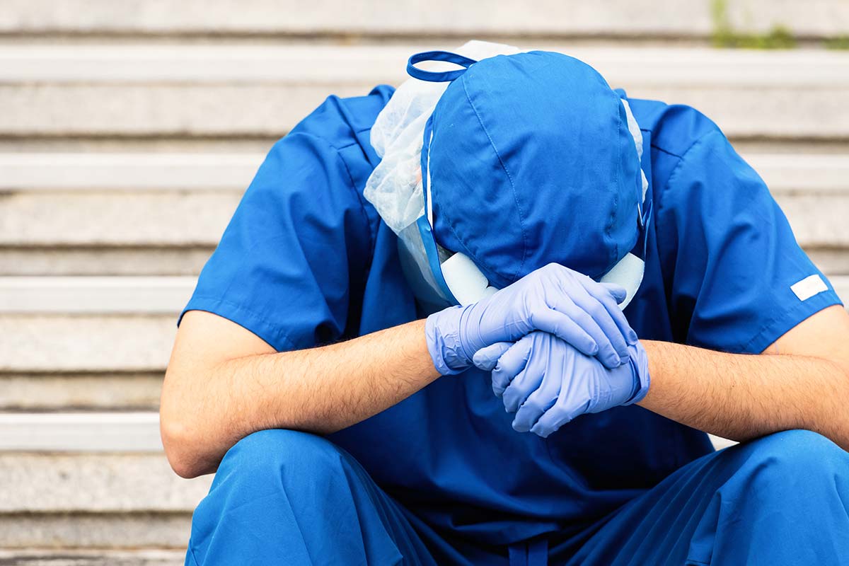 Why young Victorian doctors have launched class action