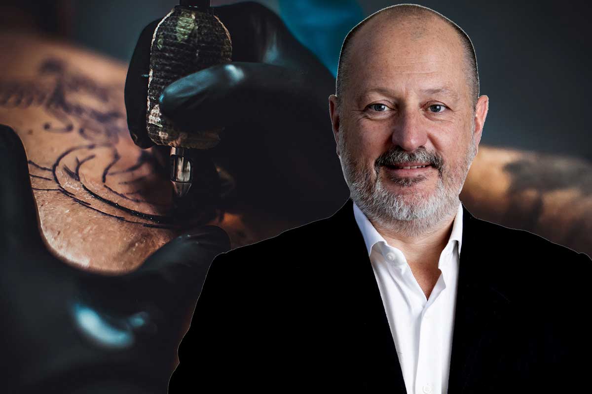 Russel Howcroft gets a premiership tattoo consultation live on-air!