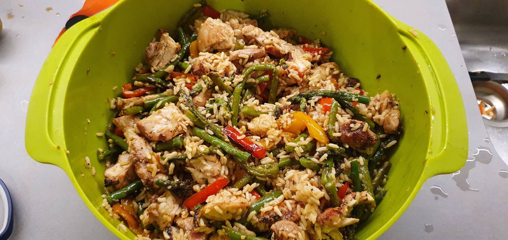 Lachie Strachan's recipe for chicken thigh bowls with chilli ...