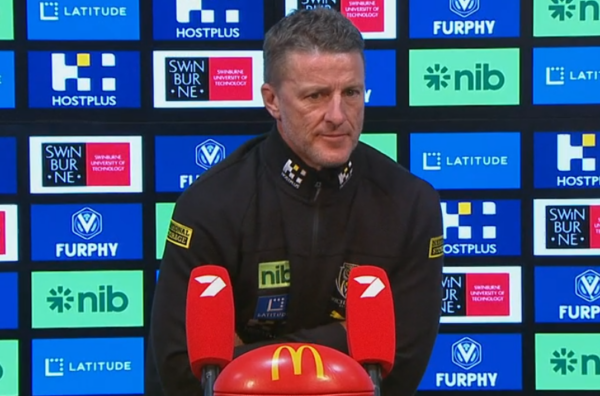 Tony Jones says Damian Hardwick's close contact comments raise some ...