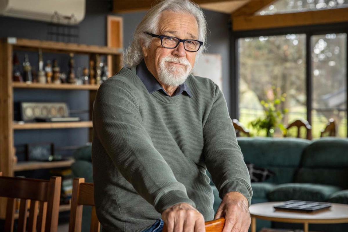 The mullet is back: What do you think of Neil Mitchell's hairstyle?