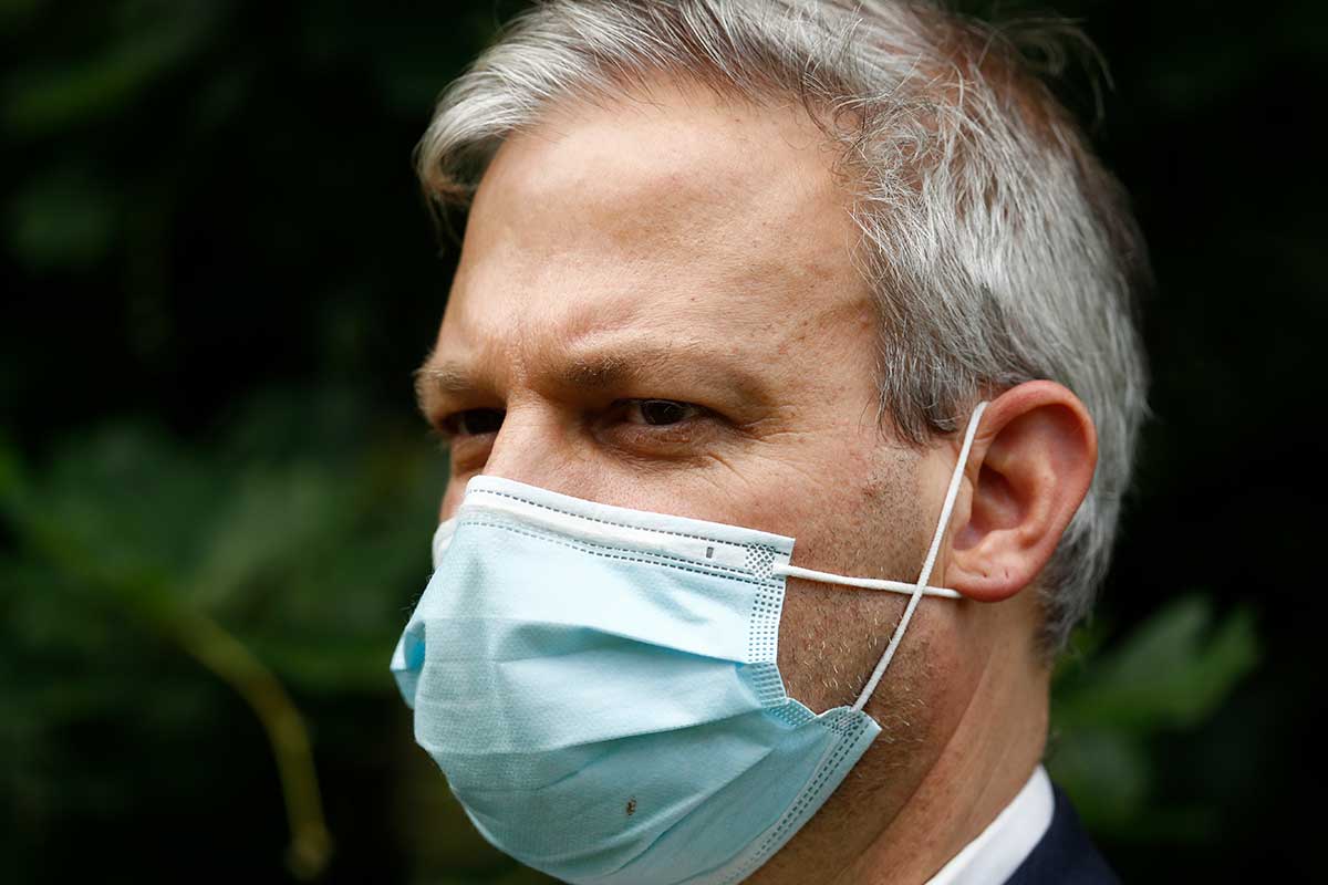 Key Victorian crossbencher backs calls to hear more from Brett Sutton