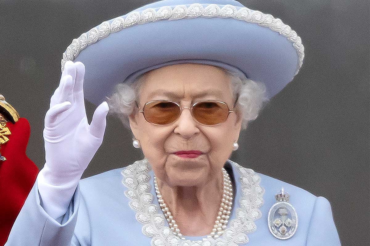 Queen withdraws from Jubilee service after 'fantastic' first day of ...