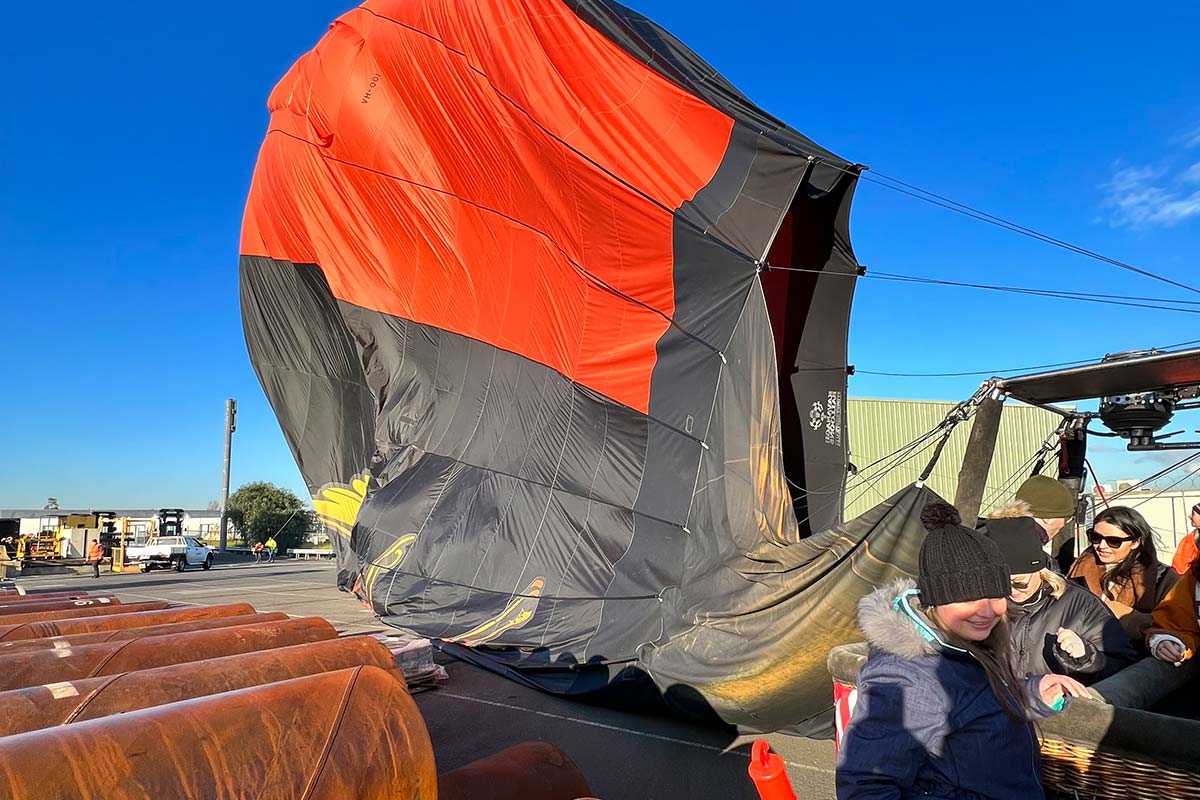 Hot air balloon 'crash lands' in Docklands