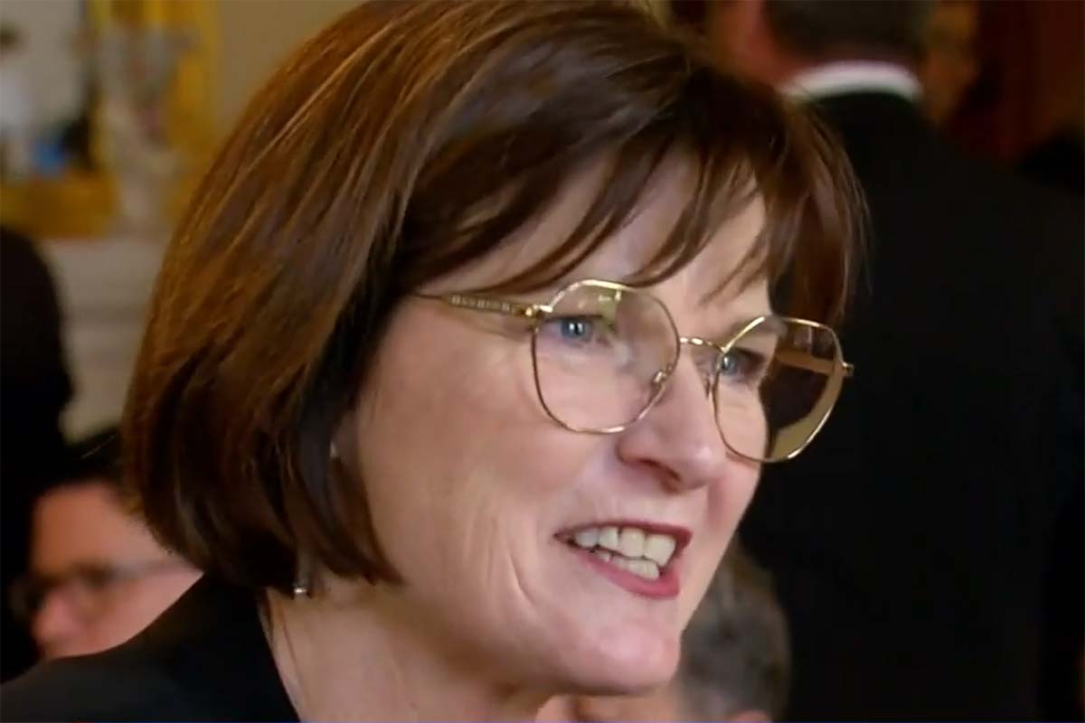 Victoria's Health Minister hasn't ruled out return of two COVID-19 rules