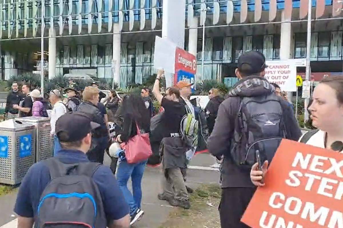 Neil Mitchell says government must act on hospital protesters