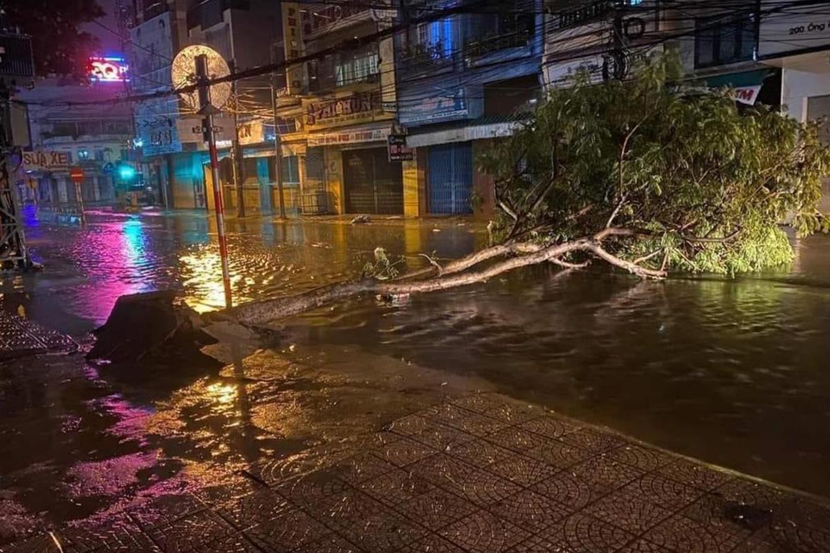 PHOTOS: Typhoon makes landfall in Vietnam