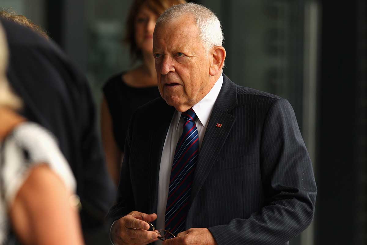 AFL confirms death of former VFL chairman and North Melbourne icon