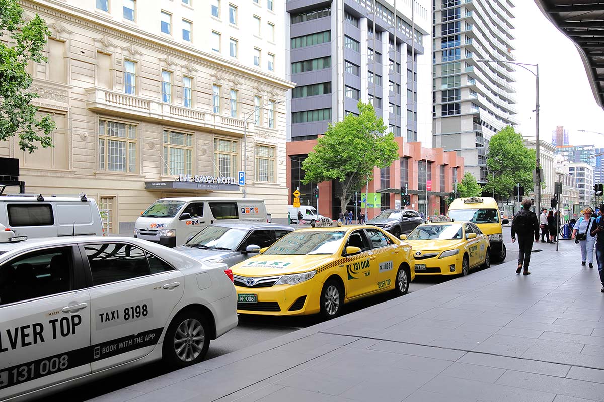 Major change proposed to stop 'outrageous' Victorian taxi practice
