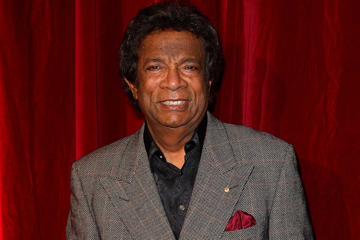 Kamahl demands public apology over 'honorary white' tweet