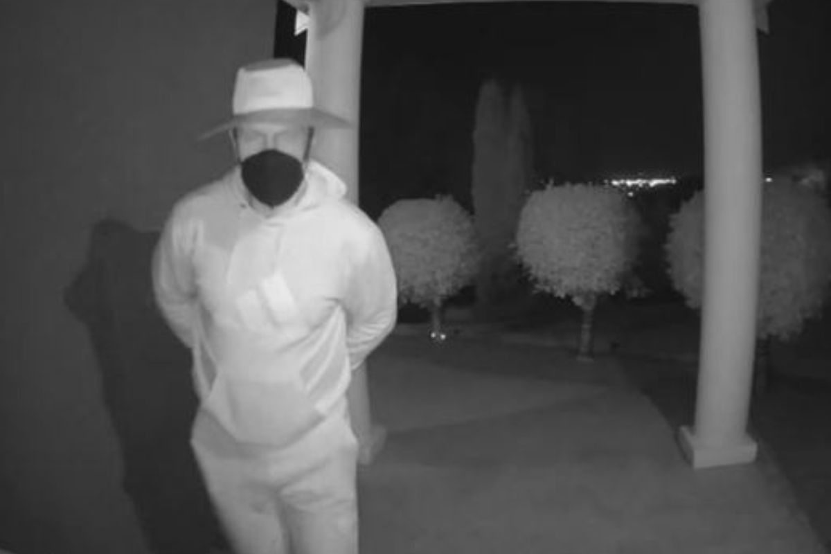 Police ramp up search for night stalker in Geelong