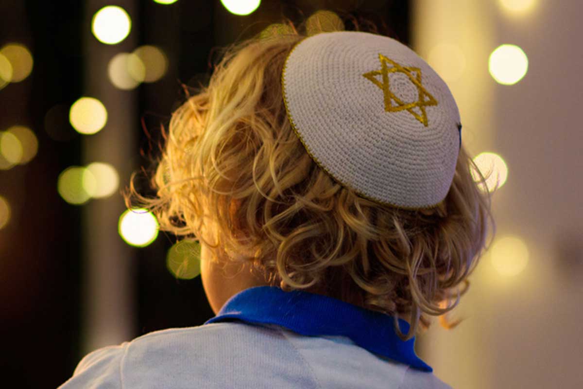 'Really scared' Jewish mum says parents are keeping kids home from ...