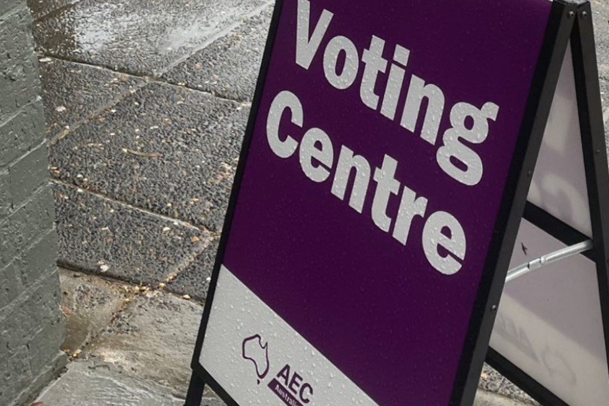 The 'dodgy' sign receiving criticism for looking identical to official ...