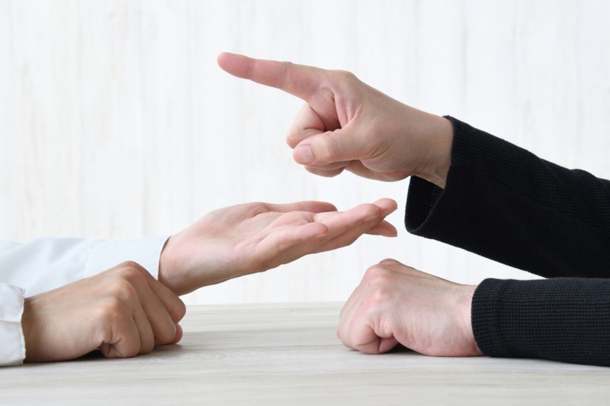 Two callers on the talkback line make their case for the 'Yes' and 'No ...