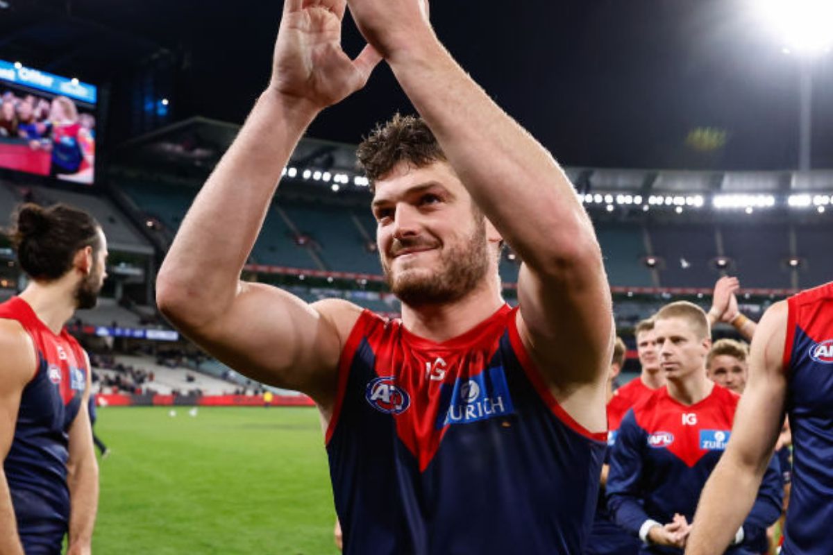 Angus Brayshaw announces shock retirement
