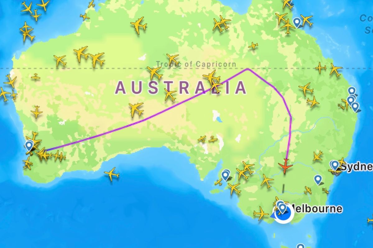Major Australian airline takes 'very unusual' flight track from Perth ...