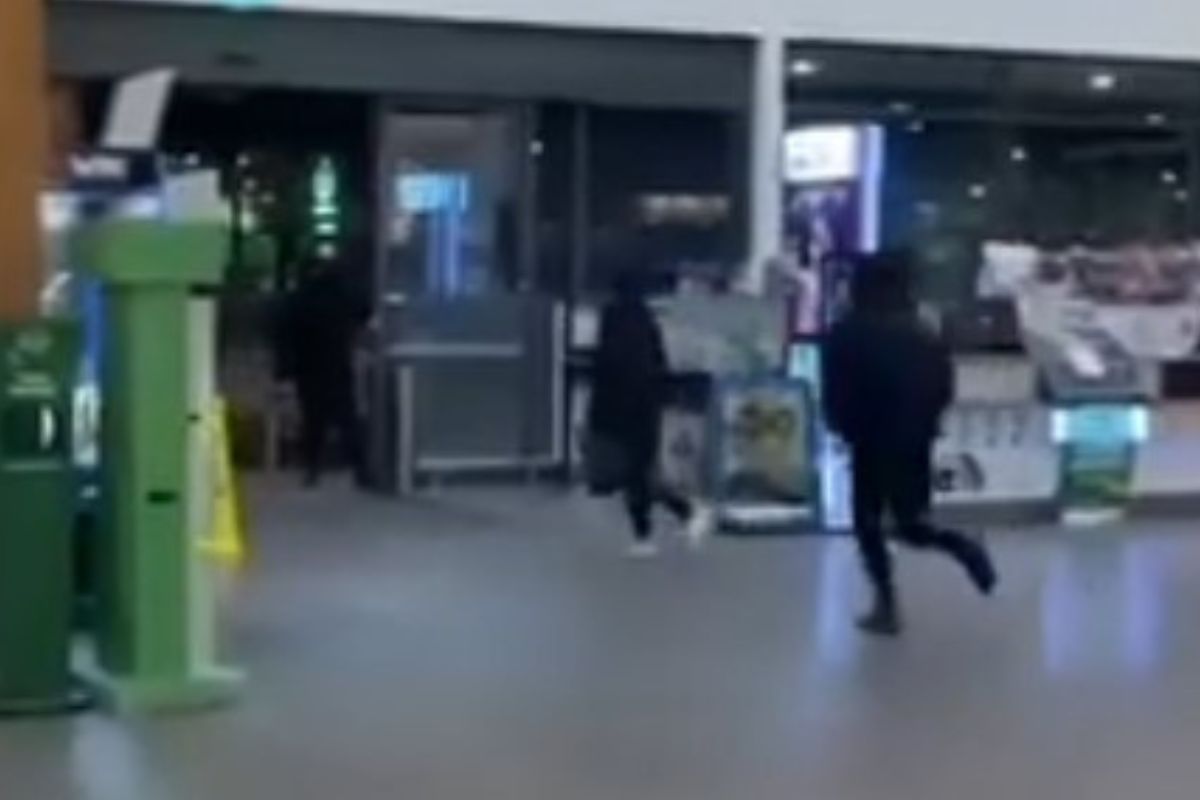 Brazen robbery of cash and cigarettes occurs at a supermarket in ...