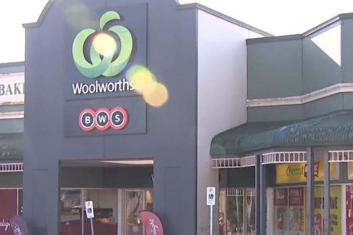 Man charged after double stabbing outside shopping centre in Melbourne ...