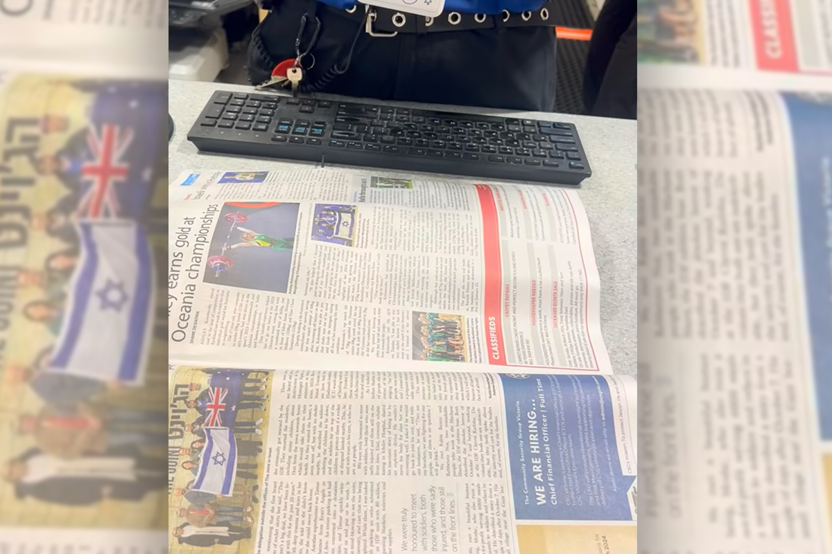 Officeworks pro-Palestine manager refuses to perform laminating service ...