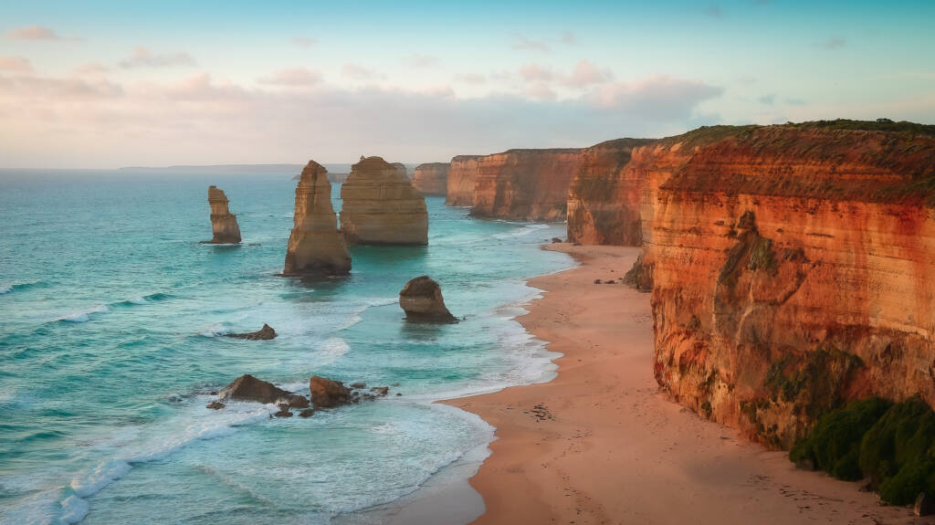 'Absolutely appalling': Twelve Apostles tourism fee slammed
